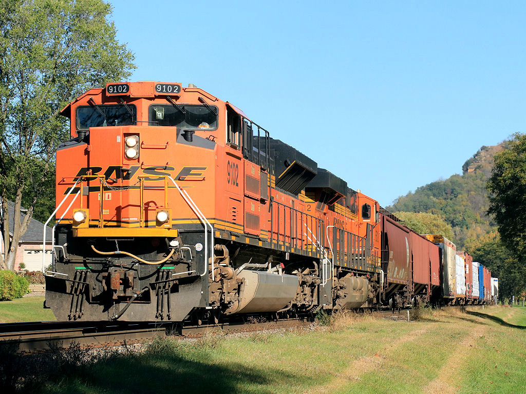 BNSF 9102